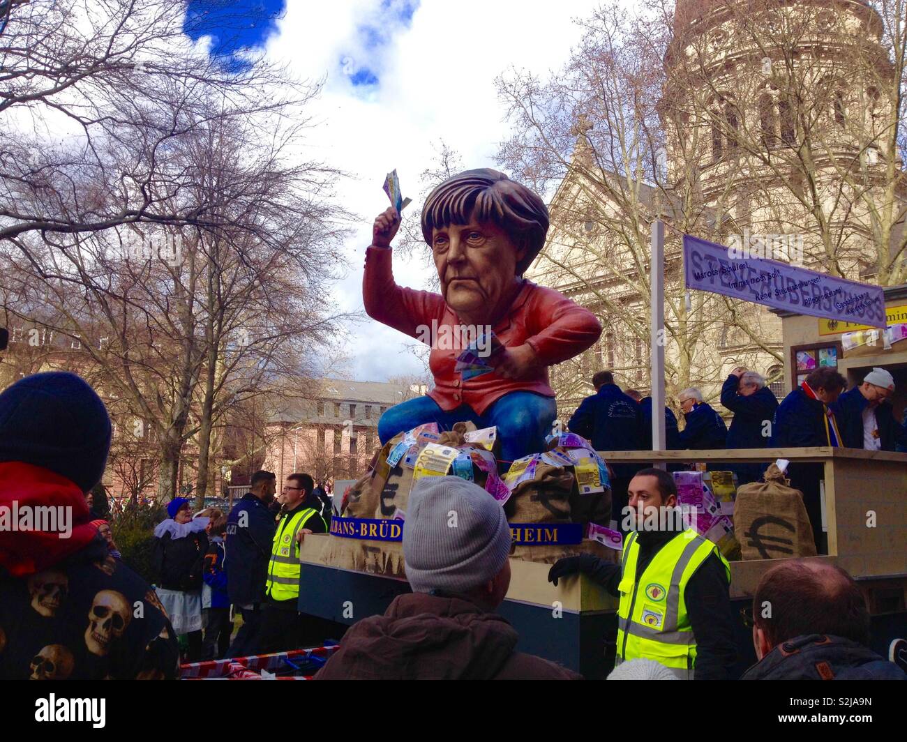 Karneval angela merkel -Fotos und -Bildmaterial in hoher Auflösung – Alamy