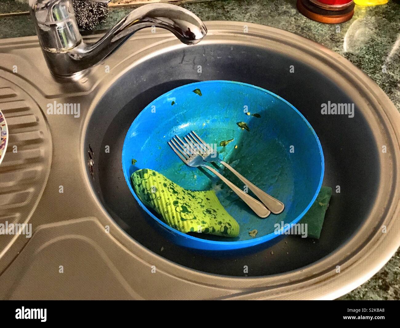 Geschirr schmutzig -Fotos und -Bildmaterial in hoher Auflösung – Alamy