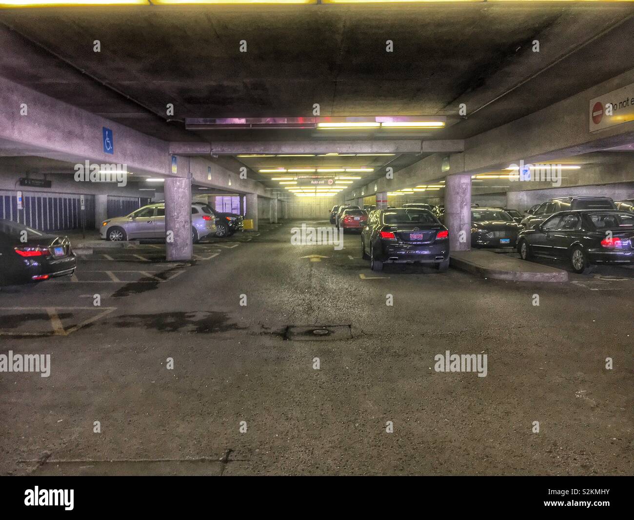 Garage voll -Fotos und -Bildmaterial in hoher Auflösung – Alamy