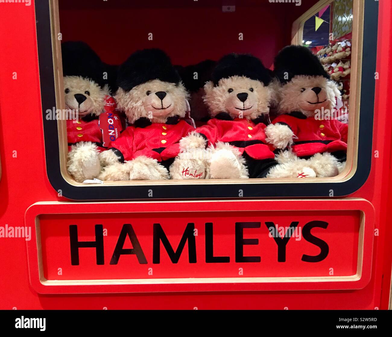 Hamleys Spielzeugladen Stockfotos und -bilder Kaufen - Alamy