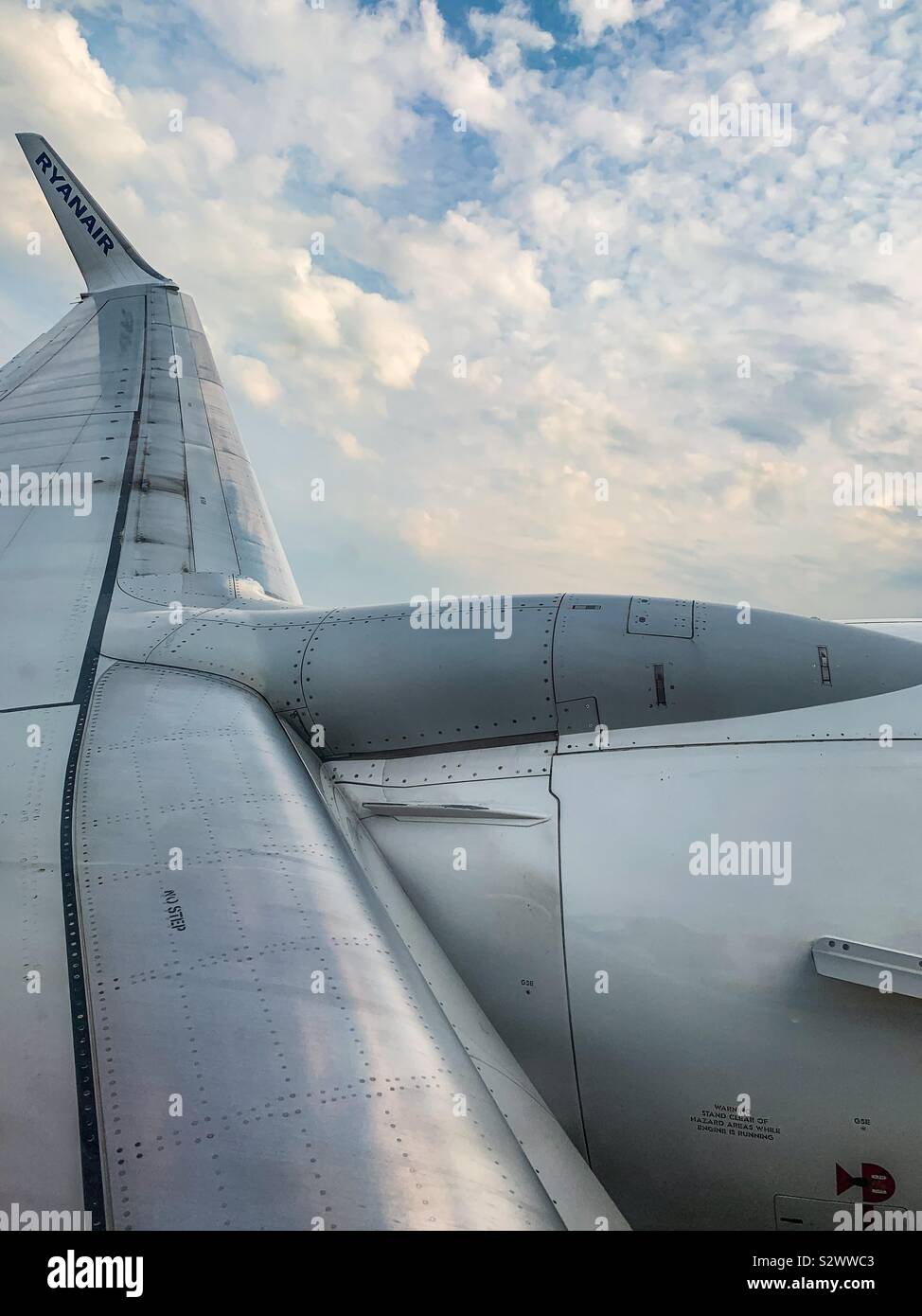 Boeing 737 800 wing -Fotos und -Bildmaterial in hoher Auflösung – Alamy