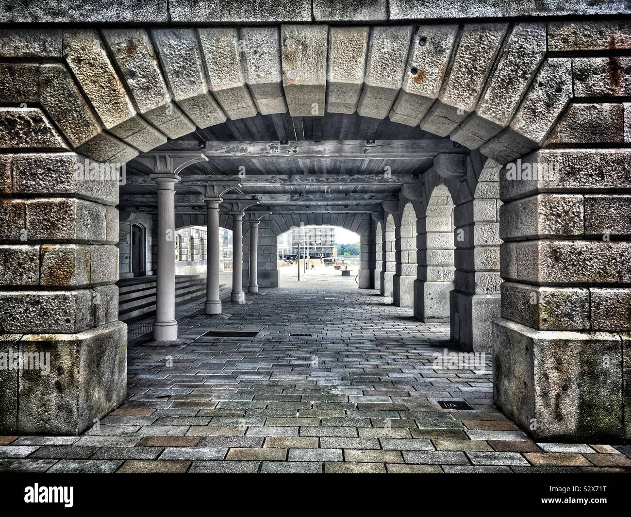 Steinbogen mit schlussstein -Fotos und -Bildmaterial in hoher Auflösung ...