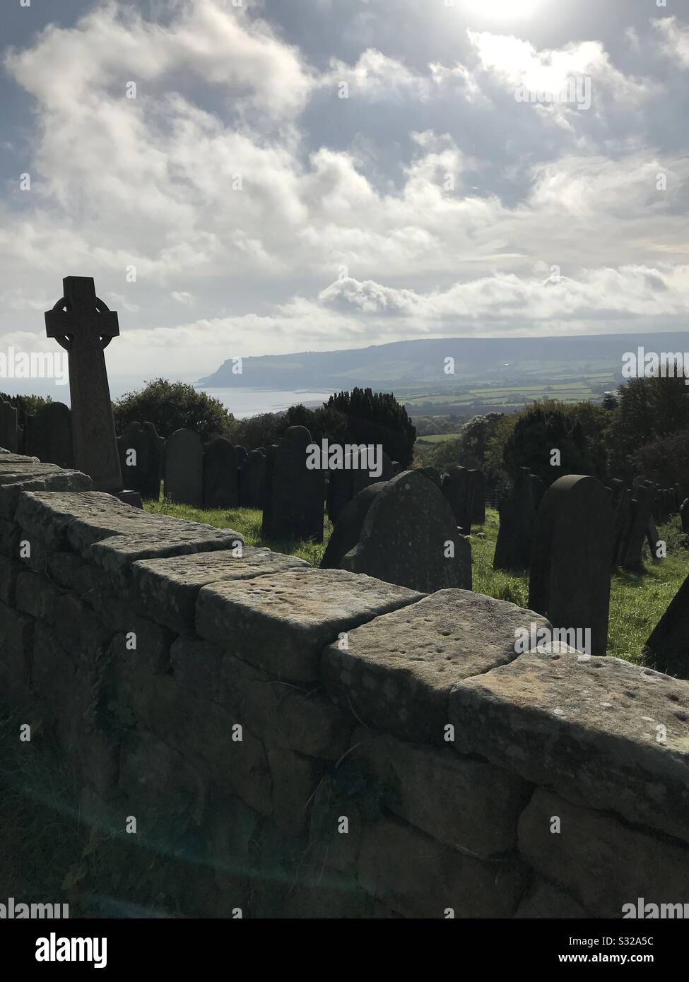 Meer der grabsteine -Fotos und -Bildmaterial in hoher Auflösung – Alamy