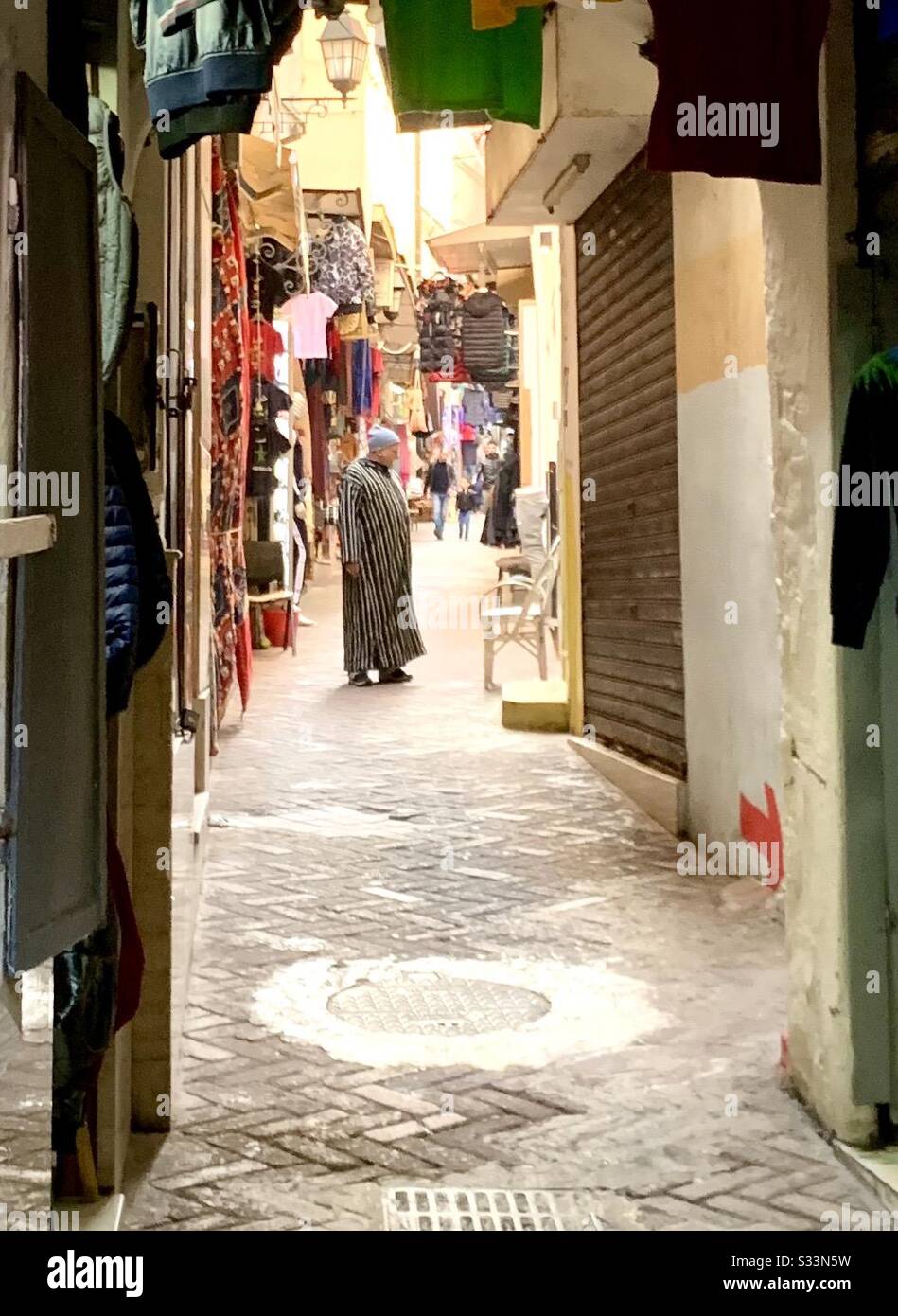 Enger markt -Fotos und -Bildmaterial in hoher Auflösung – Alamy