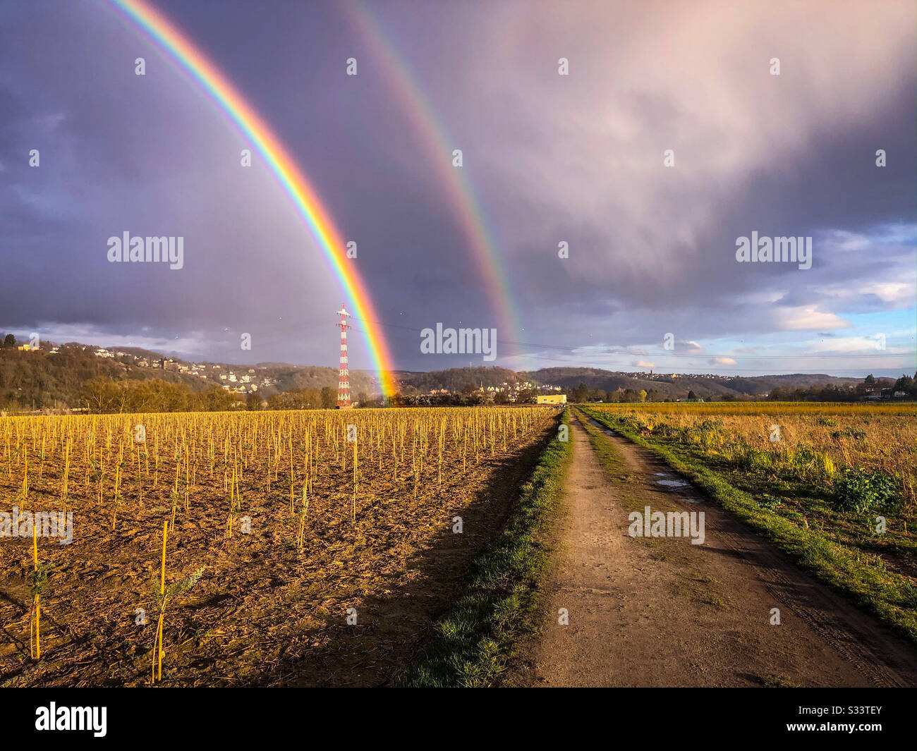Zwillings Regenbogen Stockfotos und -bilder Kaufen - Alamy