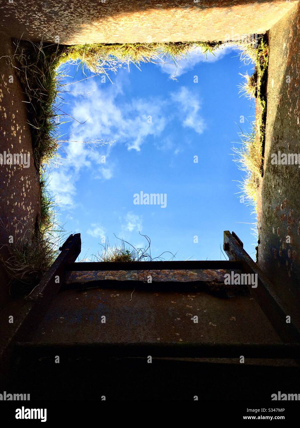 Steigen leitern -Fotos und -Bildmaterial in hoher Auflösung – Alamy