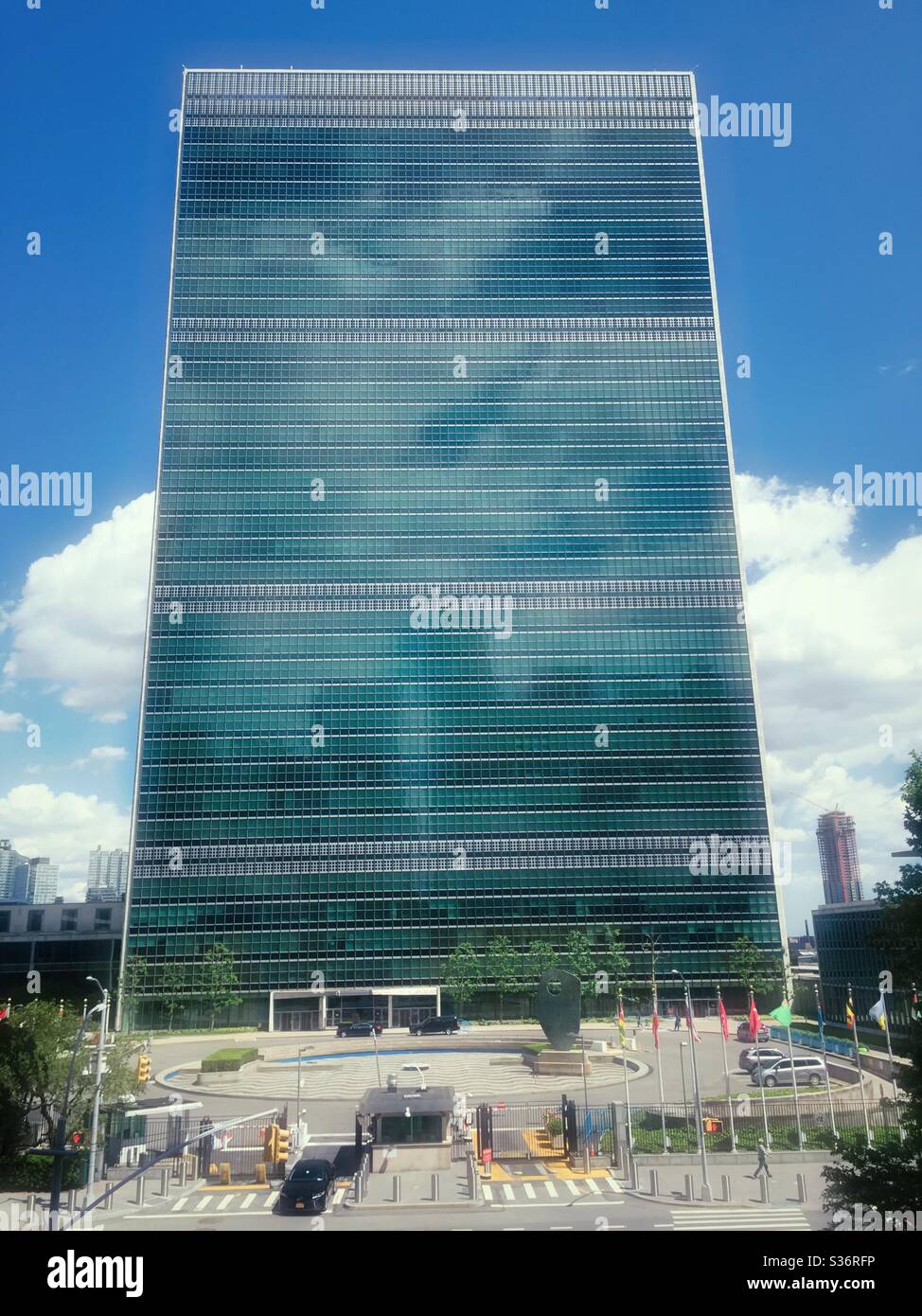 Das Sekretariat der Vereinten Nationen befindet sich auf dem UN-Campus in der 1st Ave., NYC, USA ...