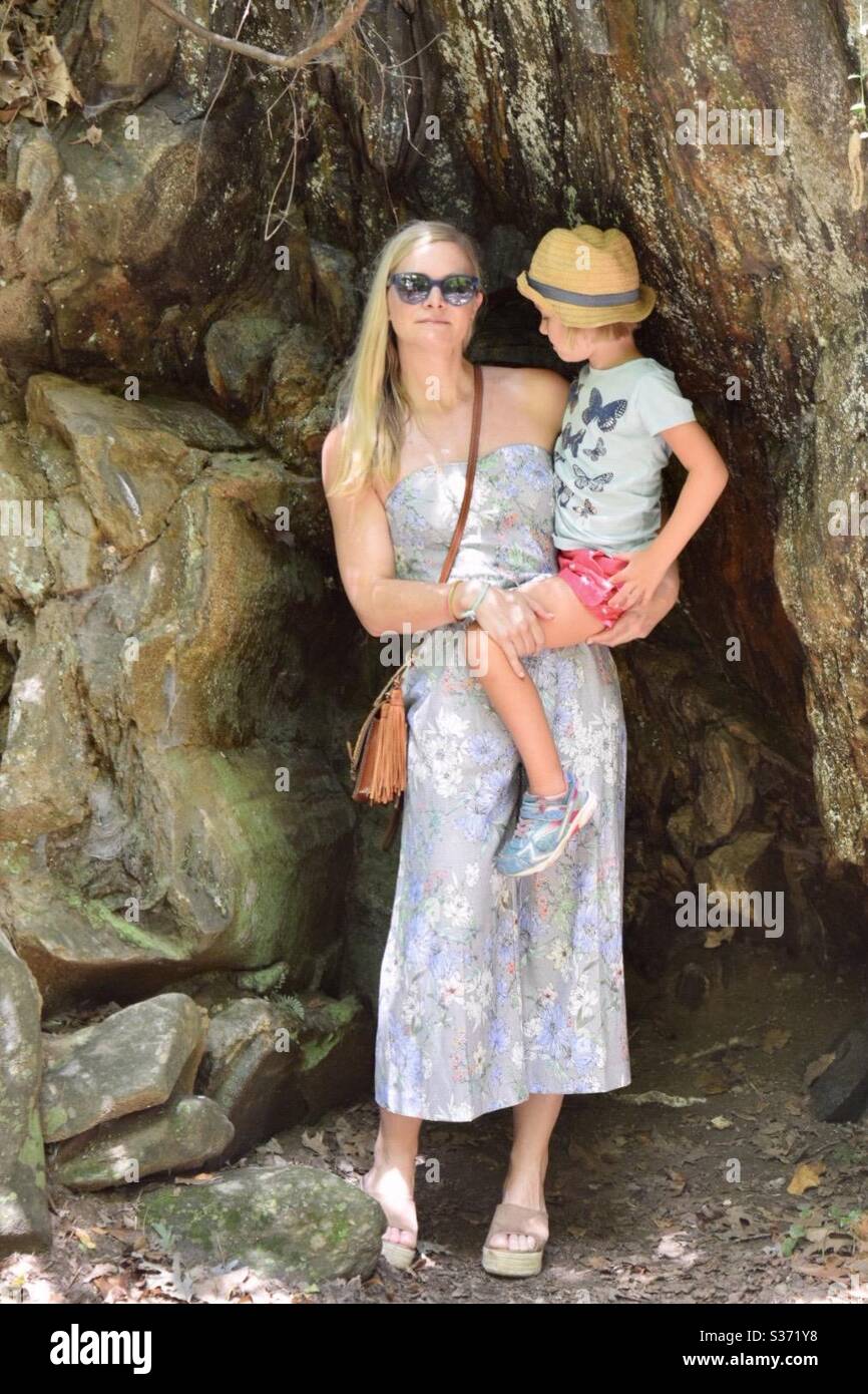 Tante und nichte -Fotos und -Bildmaterial in hoher Auflösung – Alamy