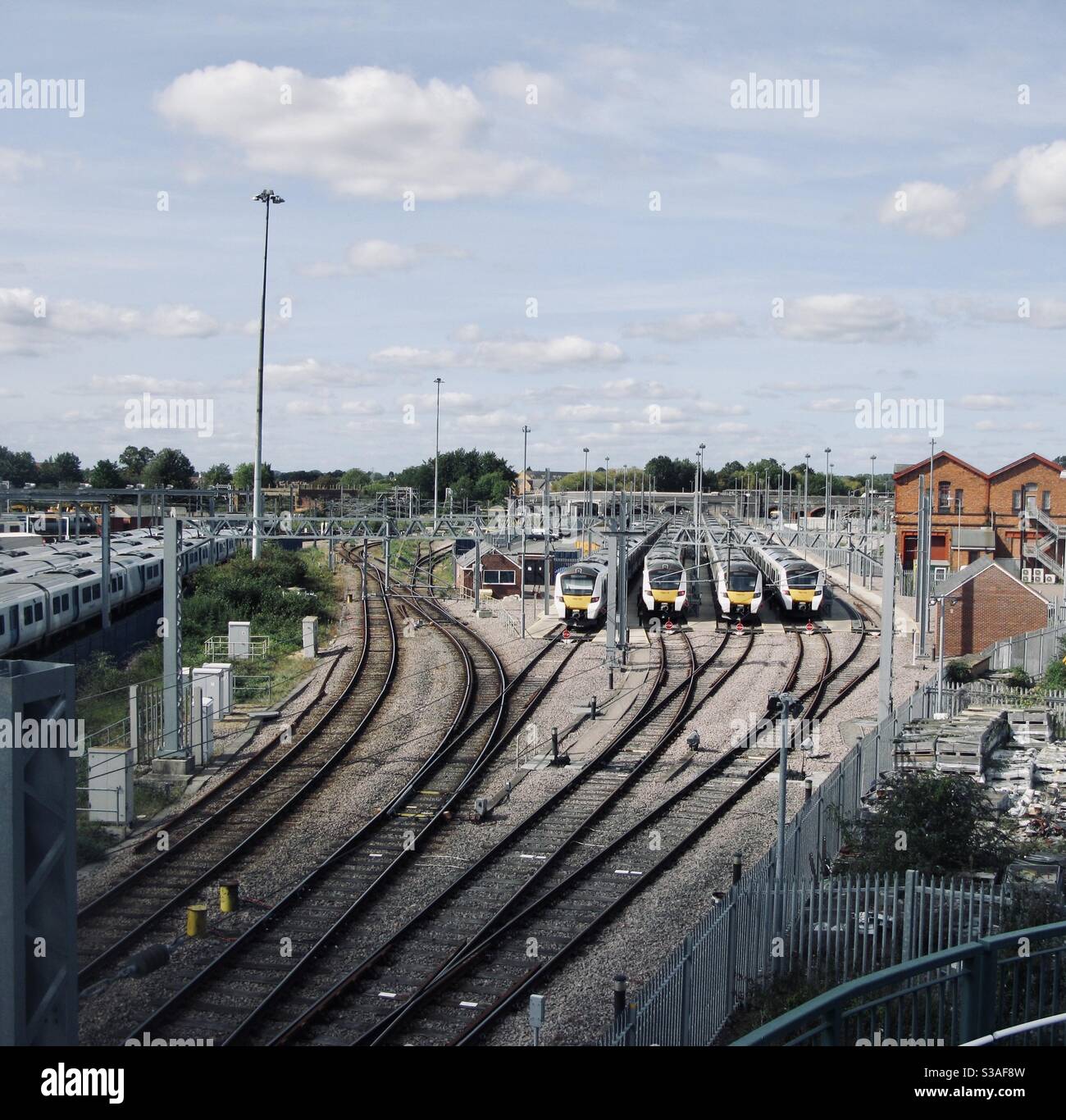 Britische eisenbahnklasse 700 -Fotos und -Bildmaterial in hoher ...