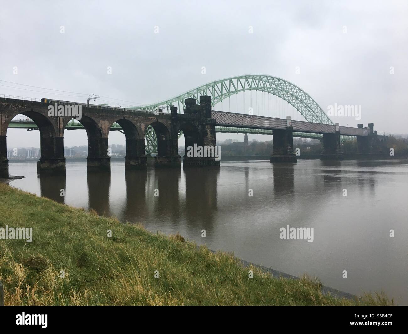 Runcorn bridge -Fotos und -Bildmaterial in hoher Auflösung – Alamy