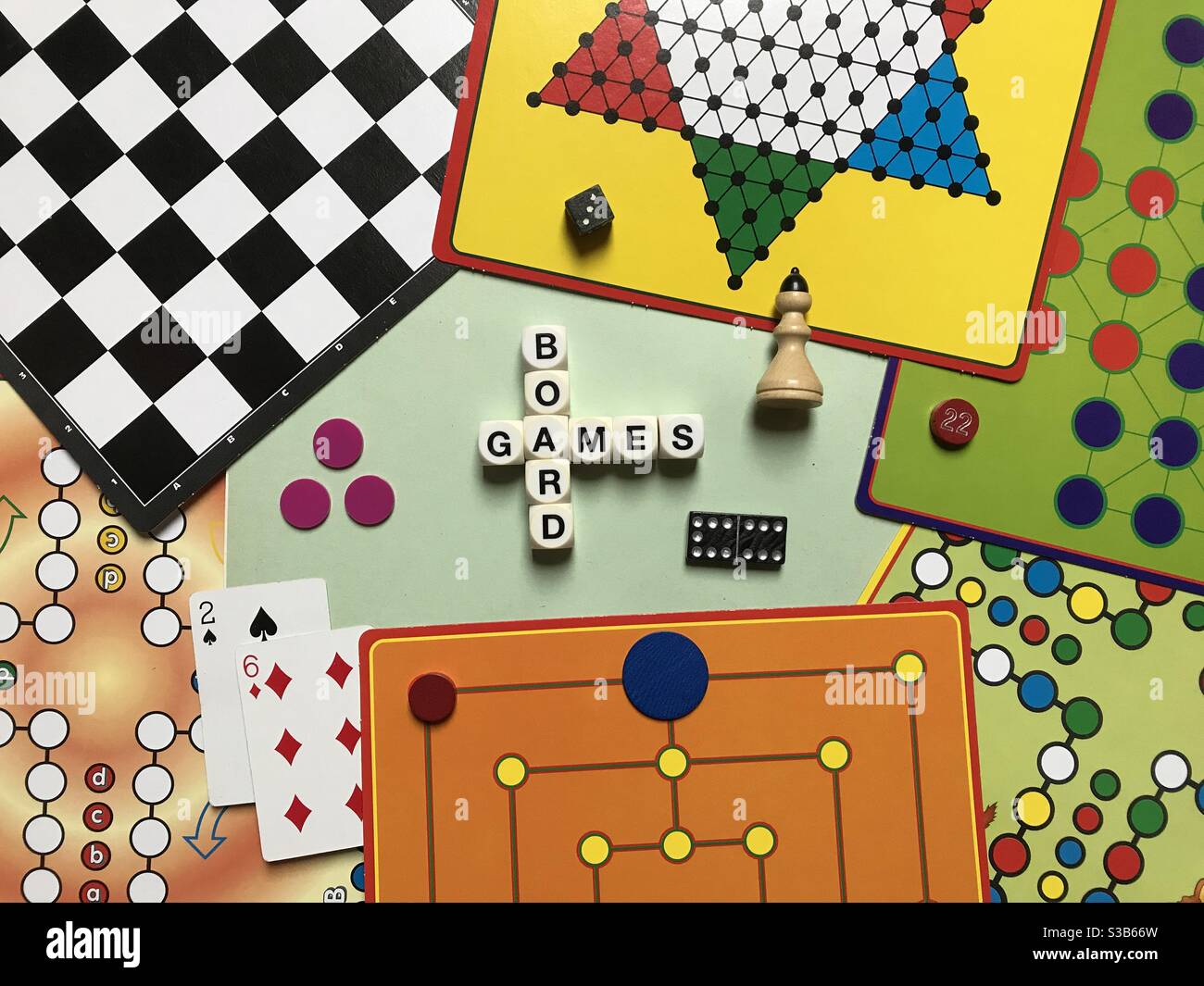 Brettspiele Kinder Stockfotos und -bilder Kaufen - Alamy