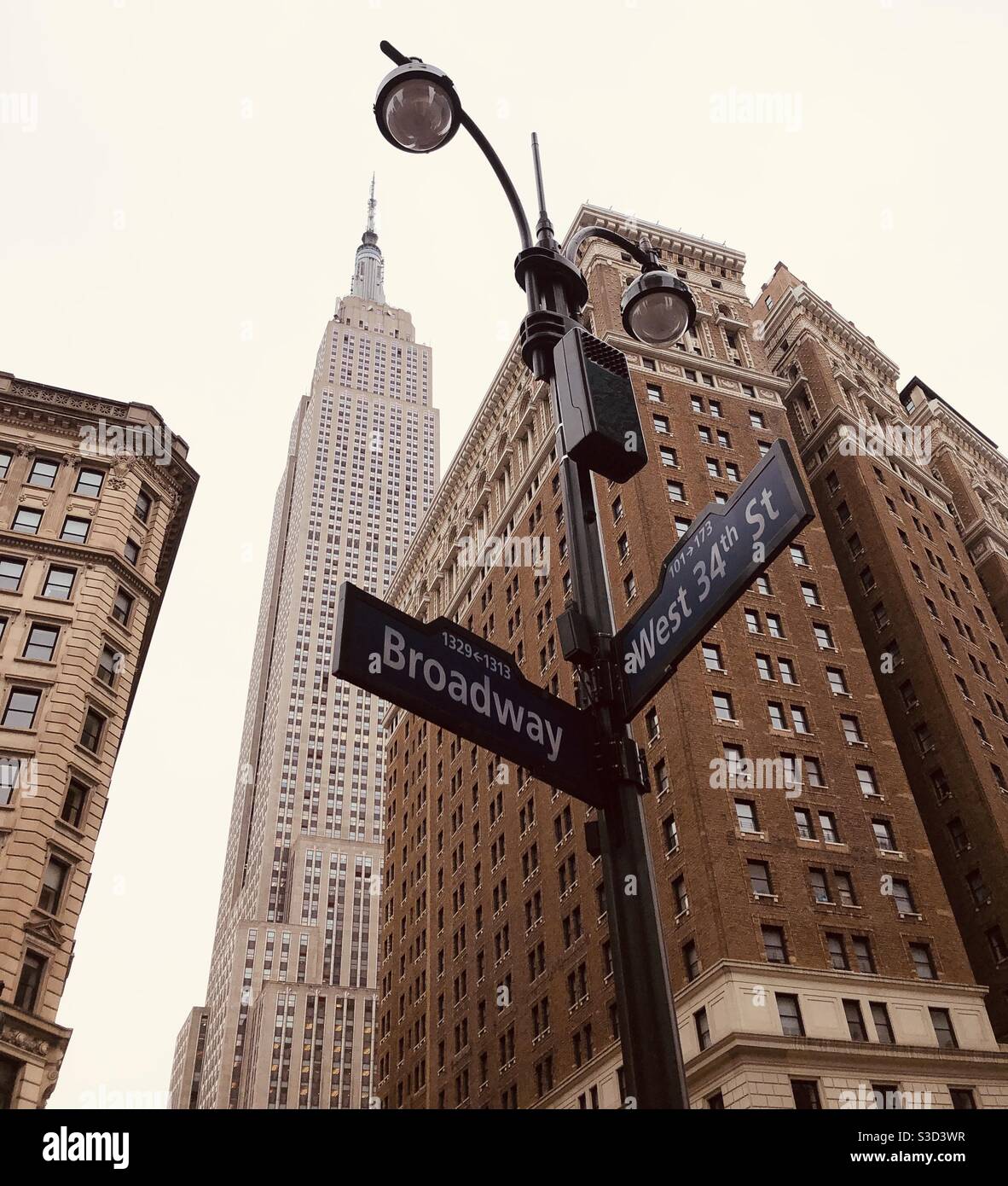 West 34th street -Fotos und -Bildmaterial in hoher Auflösung – Alamy