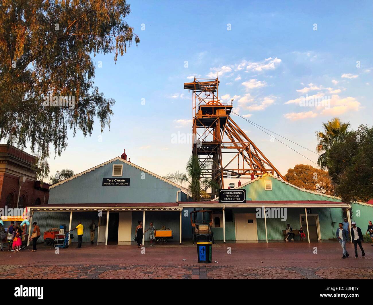 South africa johannesburg gold mine -Fotos und -Bildmaterial in hoher ...