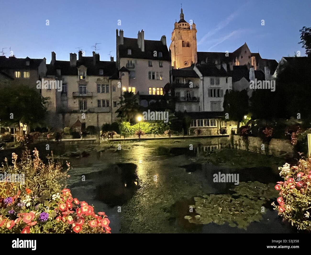 Die Stadt Dole Mit Kirche Stockfotos und -bilder Kaufen - Alamy