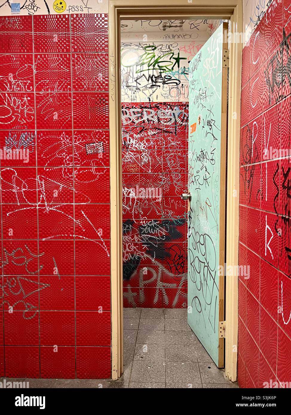 Wc Graffiti Stockfotos und -bilder Kaufen - Alamy