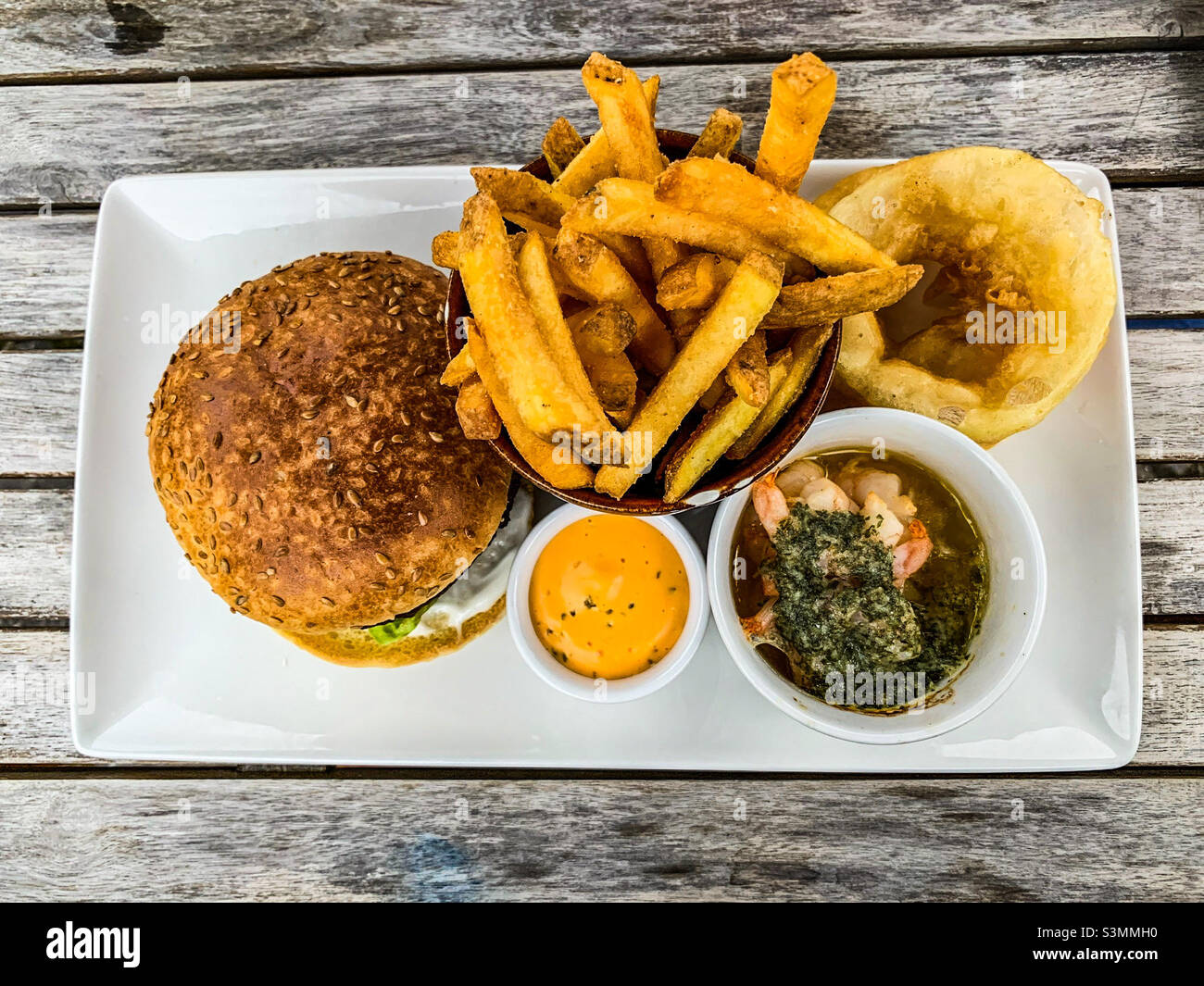 Burger pommes -Fotos und -Bildmaterial in hoher Auflösung – Alamy