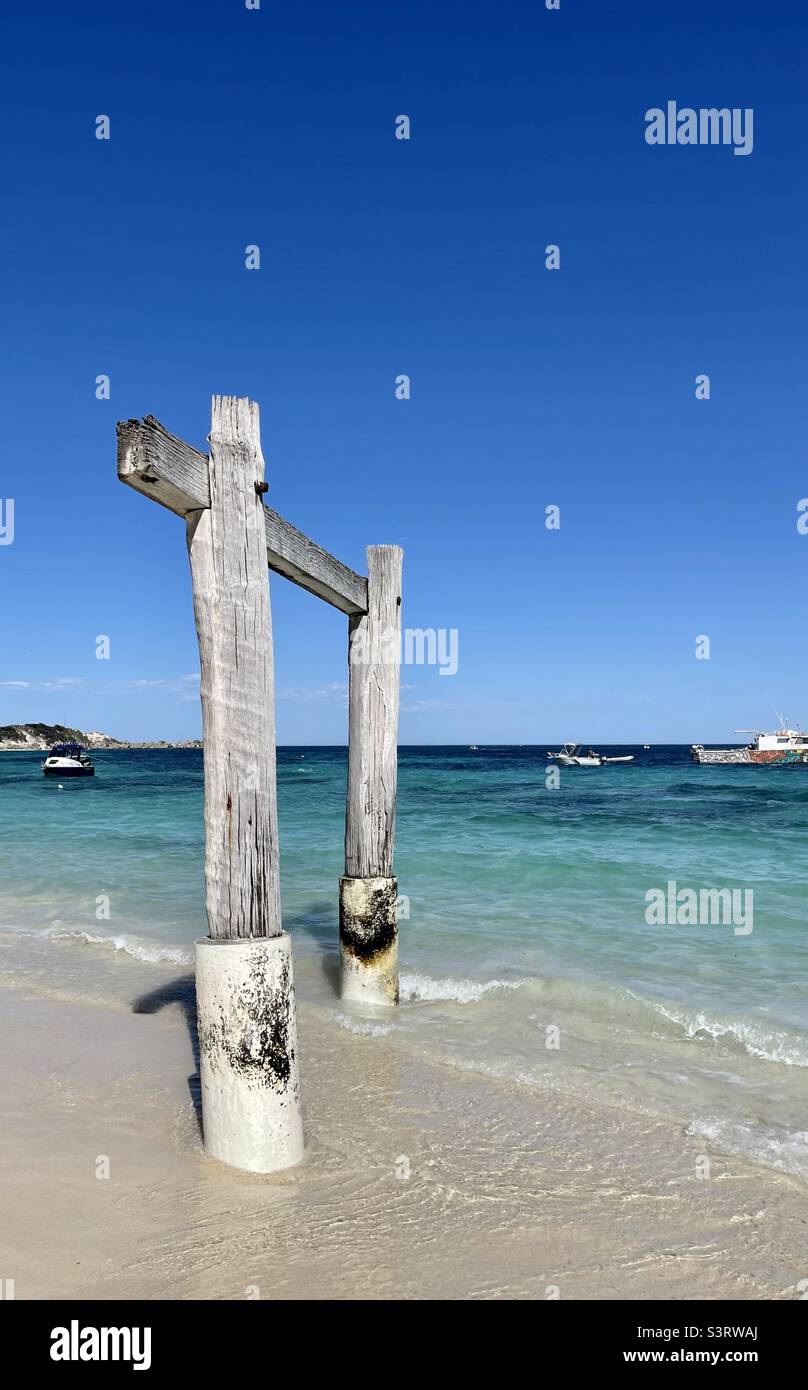Timber piles -Fotos und -Bildmaterial in hoher Auflösung – Alamy