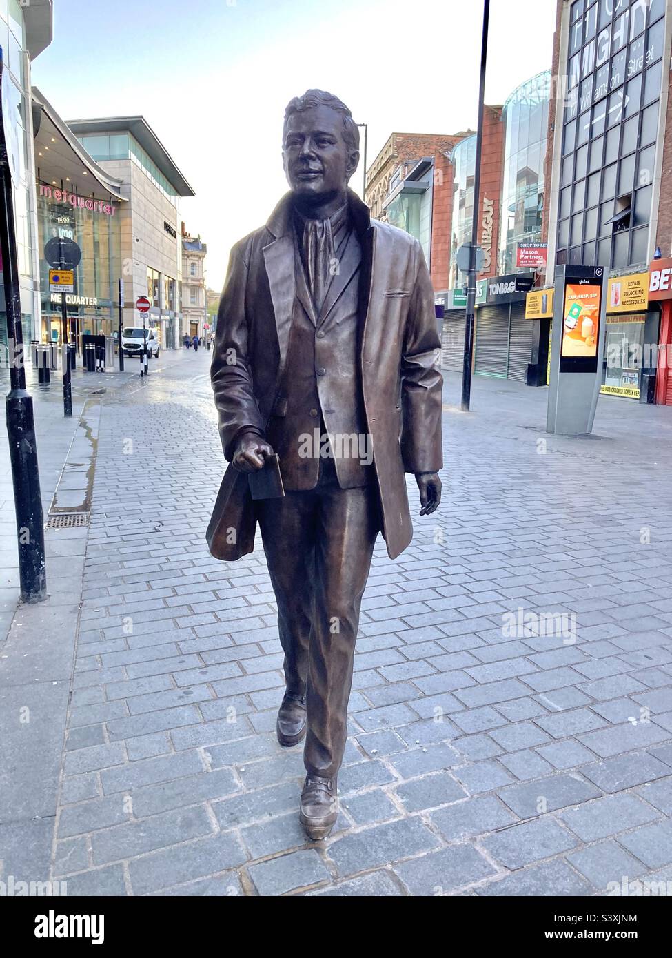 Brian epstein statue -Fotos und -Bildmaterial in hoher Auflösung – Alamy