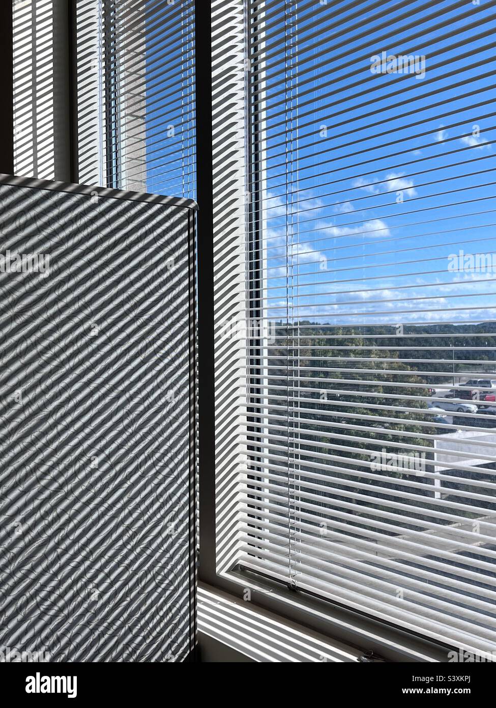 Parallel lines -Fotos und -Bildmaterial in hoher Auflösung – Alamy