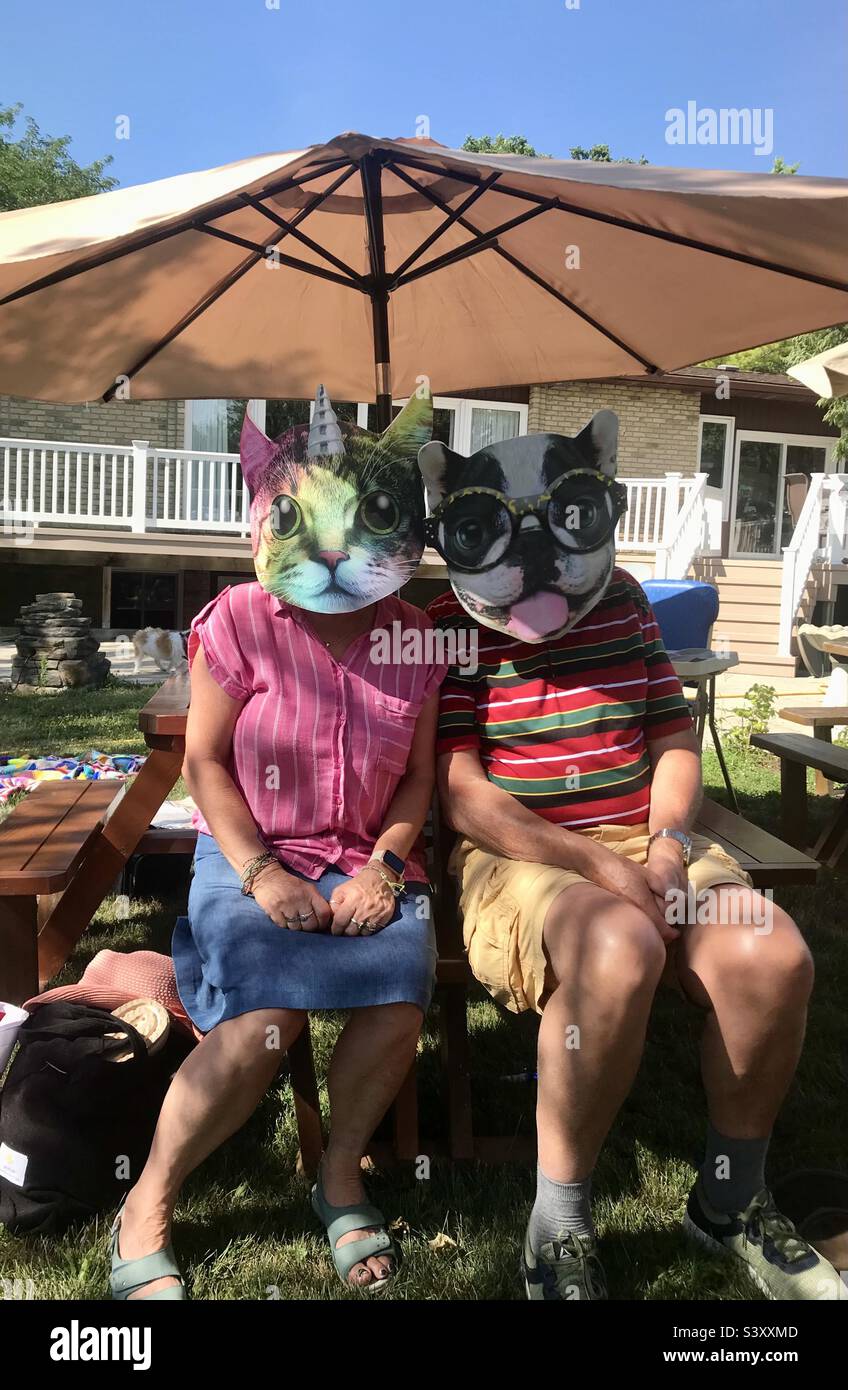 Menschen in masken -Fotos und -Bildmaterial in hoher Auflösung – Alamy