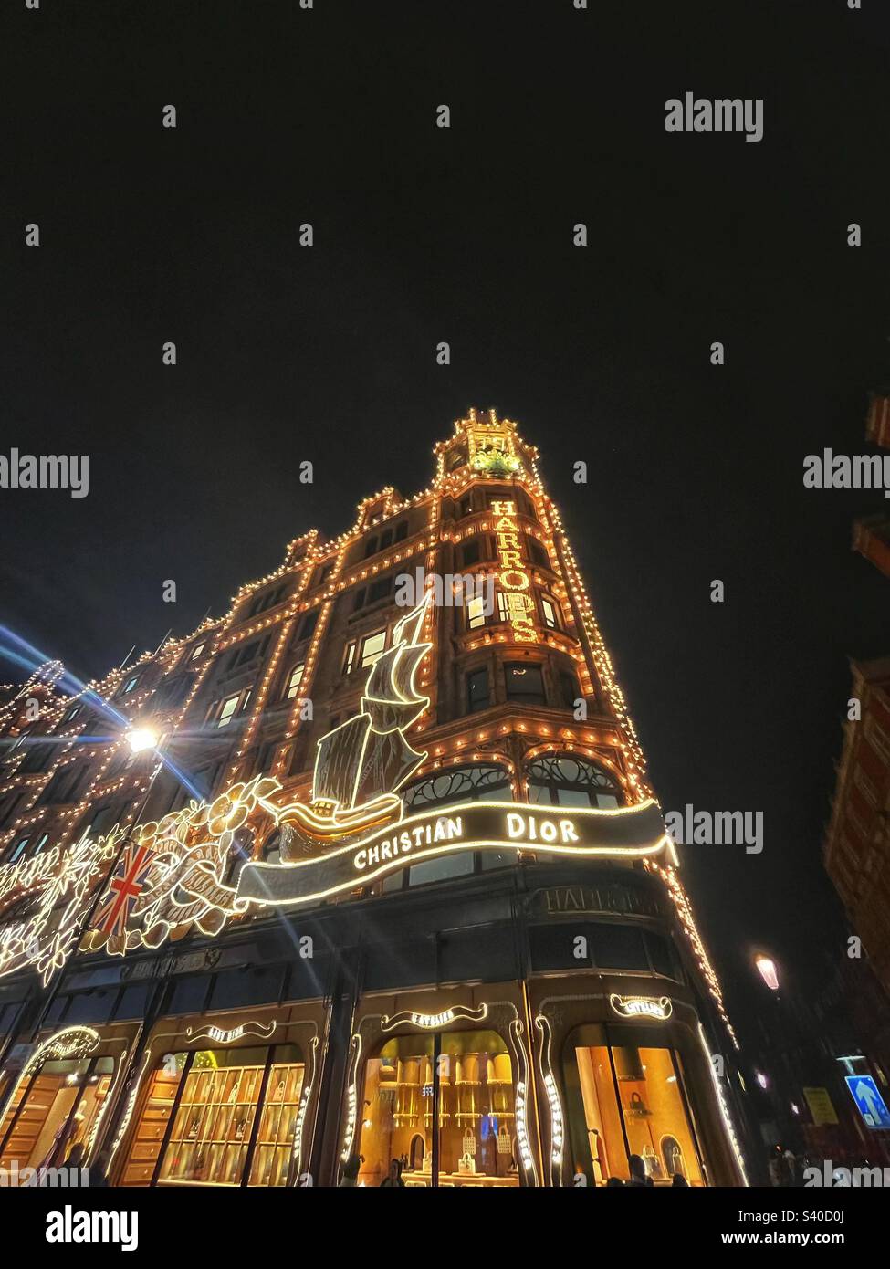 Harrods und seine lichter -Fotos und -Bildmaterial in hoher Auflösung ...
