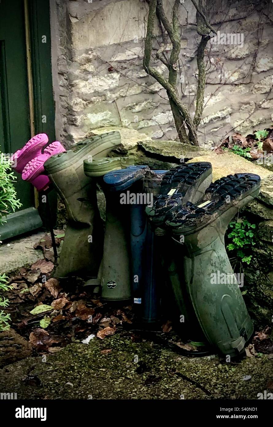 Wellingtons wellies welly boots -Fotos und -Bildmaterial in hoher Auflösung – Alamy