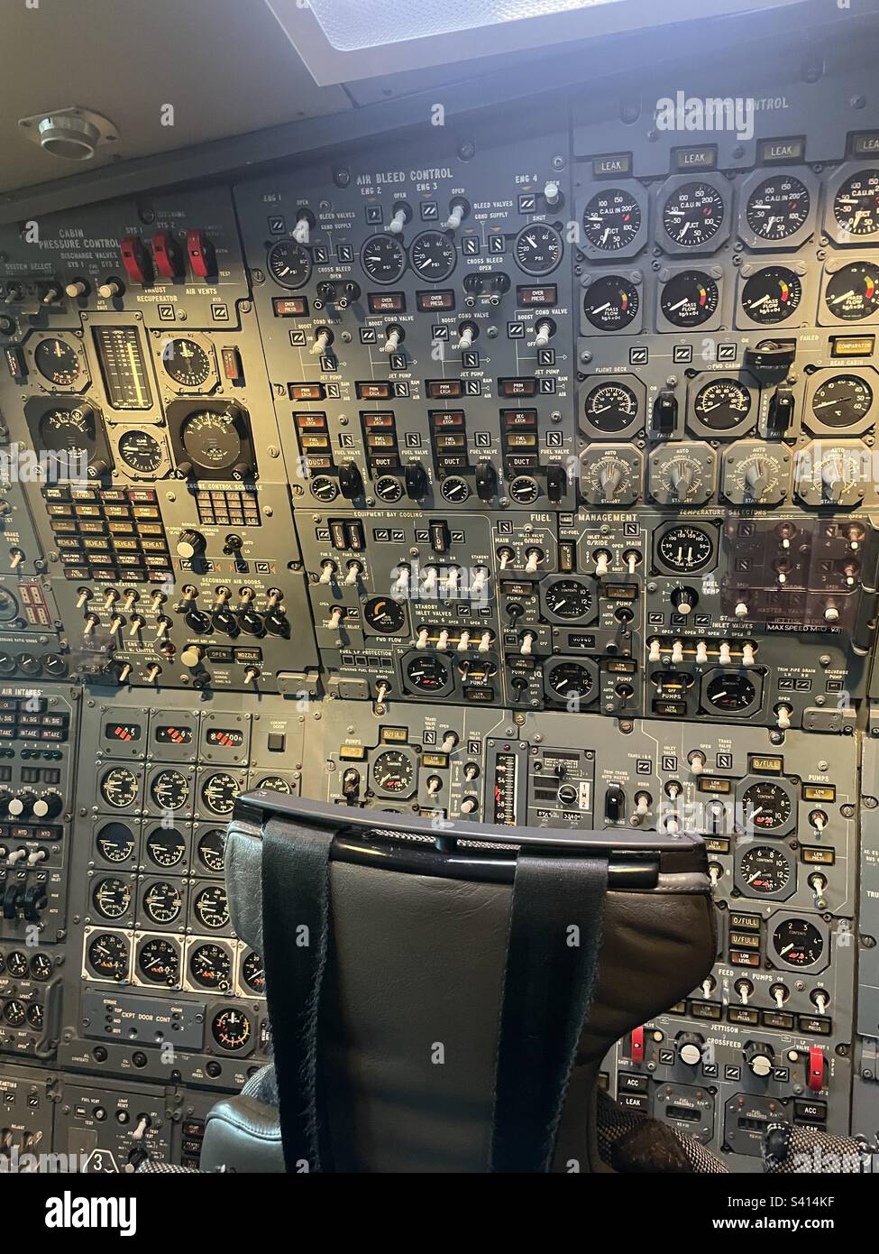 Complex cockpit -Fotos und -Bildmaterial in hoher Auflösung – Alamy