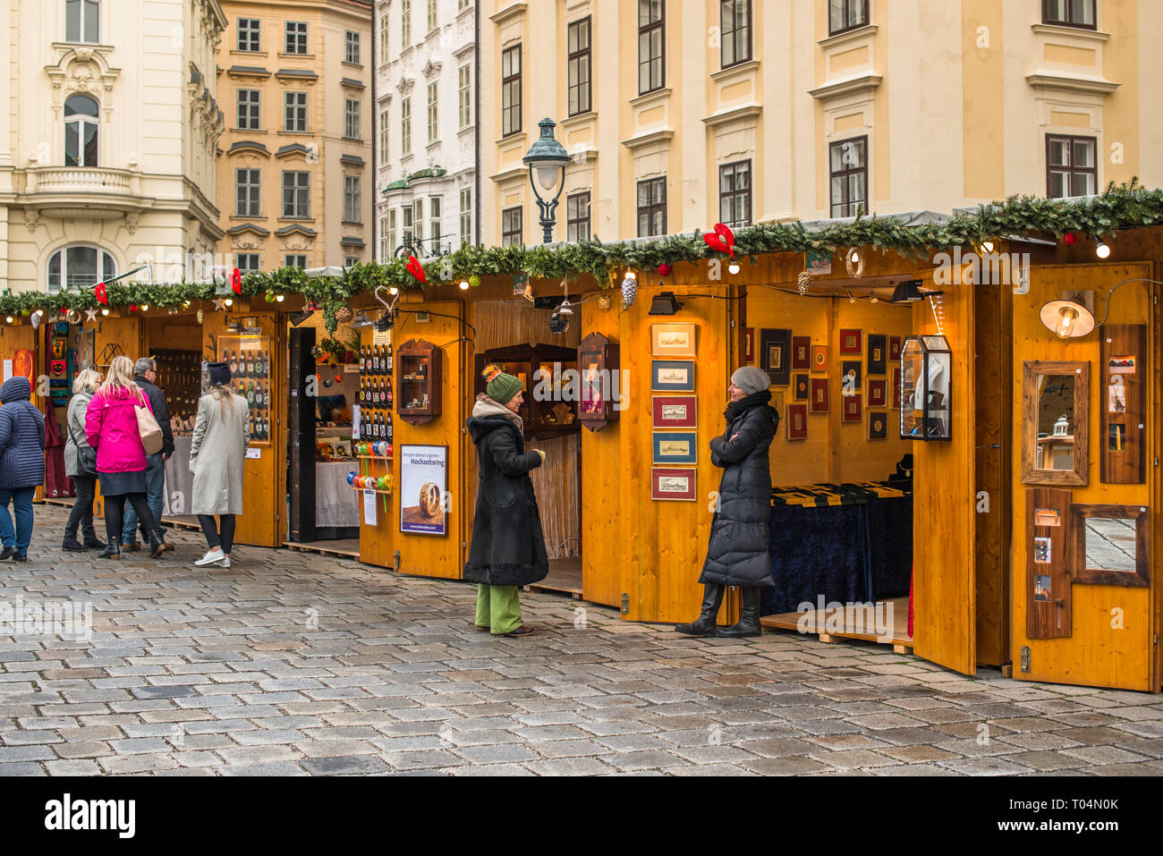 Am hof -Fotos und -Bildmaterial in hoher Auflösung – Alamy