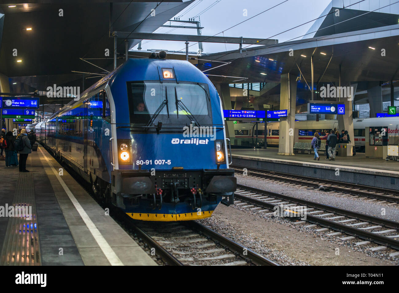 öbb railjet -Fotos und -Bildmaterial in hoher Auflösung – Alamy