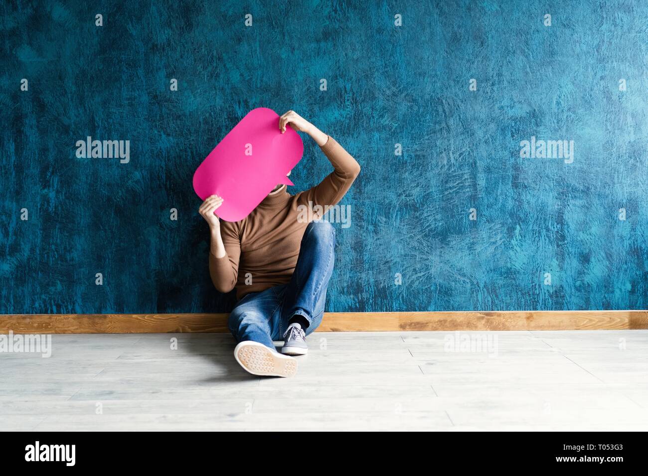 Junge Mitarbeiterin Stockfotos und -bilder Kaufen - Alamy