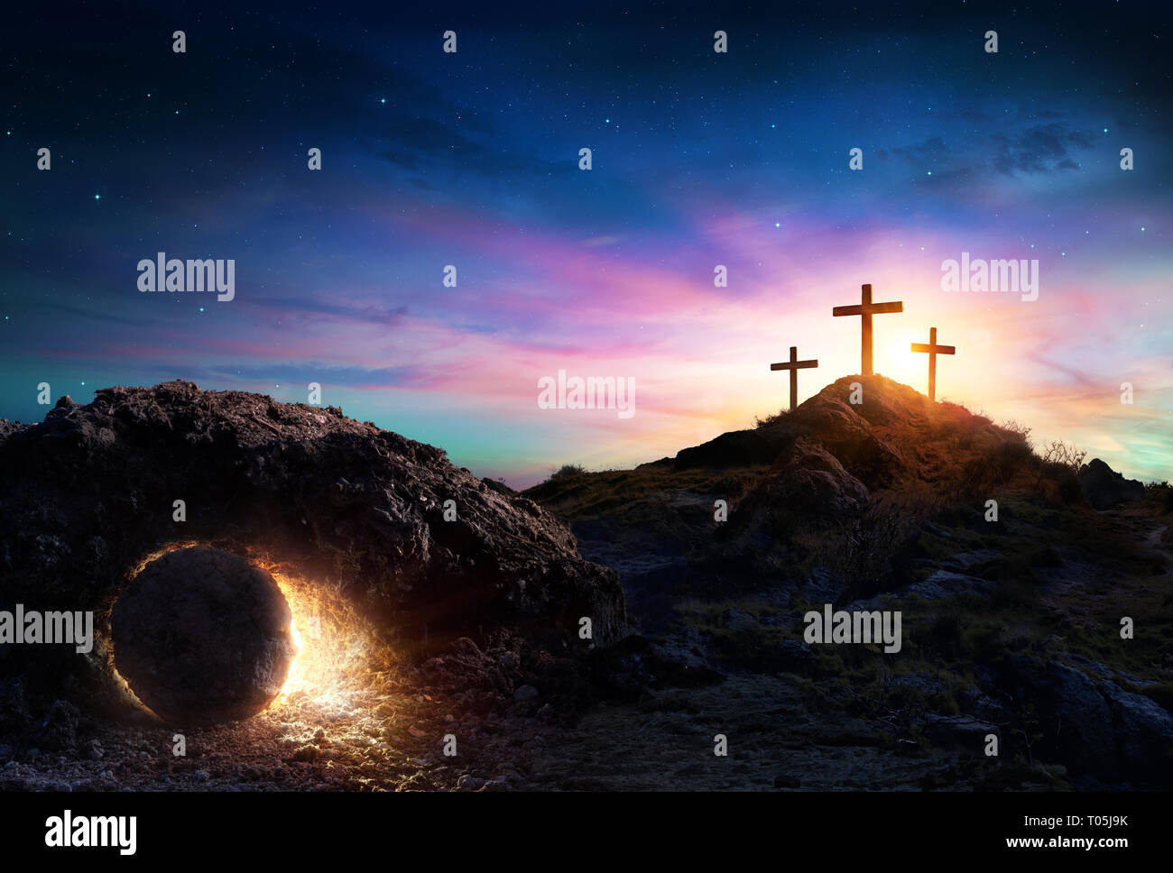 Auferstehung - leere Grab mit Kreuzigung bei Sonnenaufgang Stockfotografie - Alamy