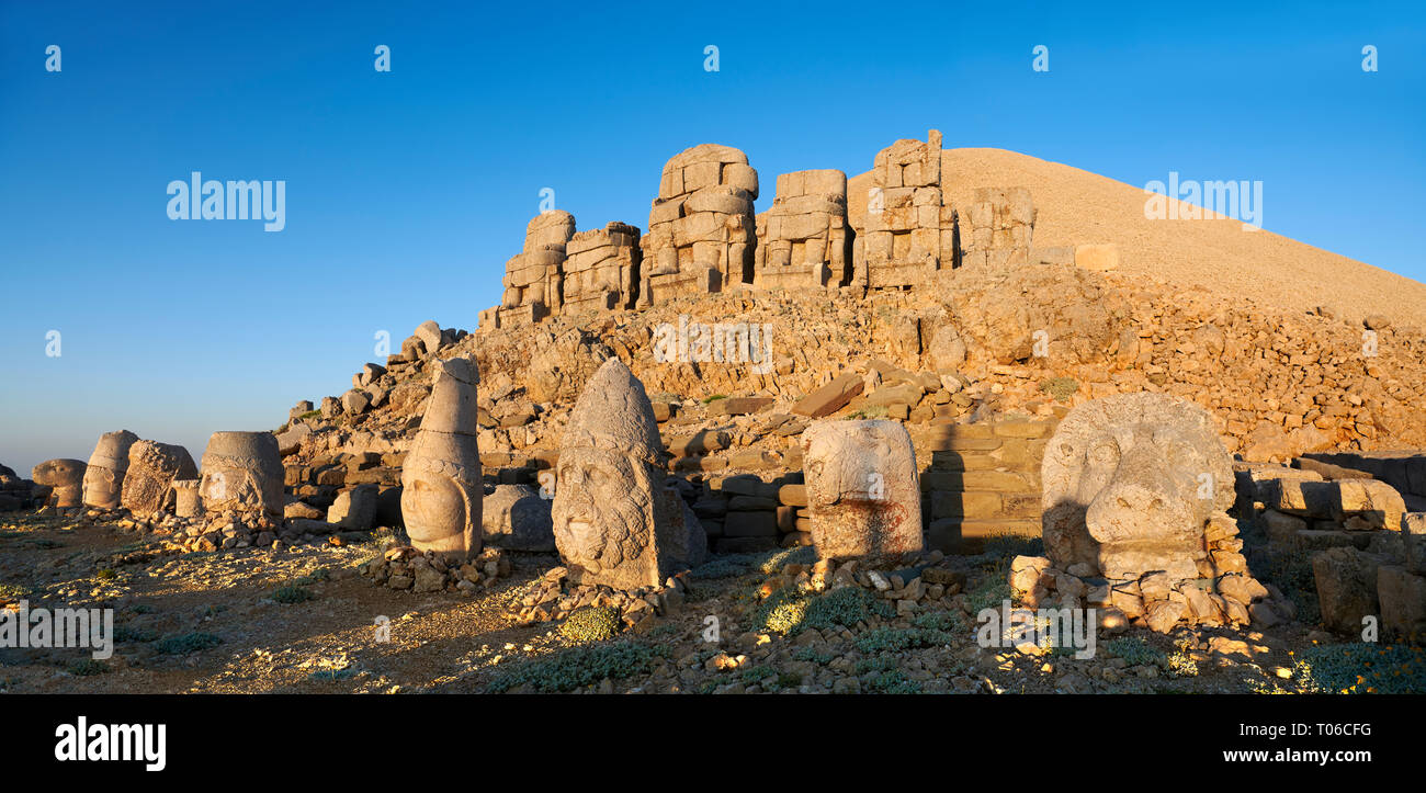 Statue Köpfe, von rechts, Löwe, Adler, Herekles, Apollo, Zeus ...