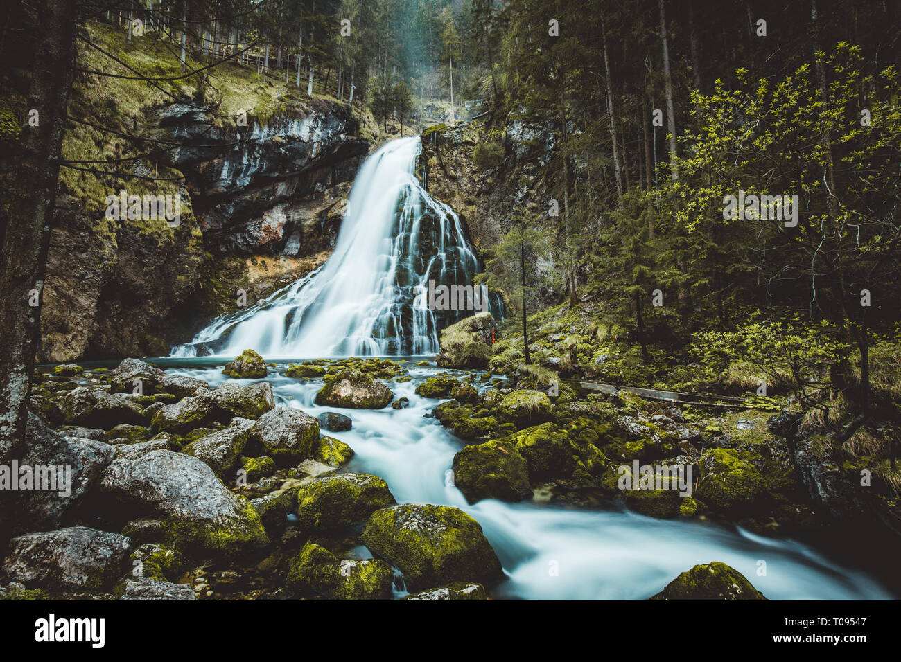 Wasserfall in golling -Fotos und -Bildmaterial in hoher Auflösung – Alamy