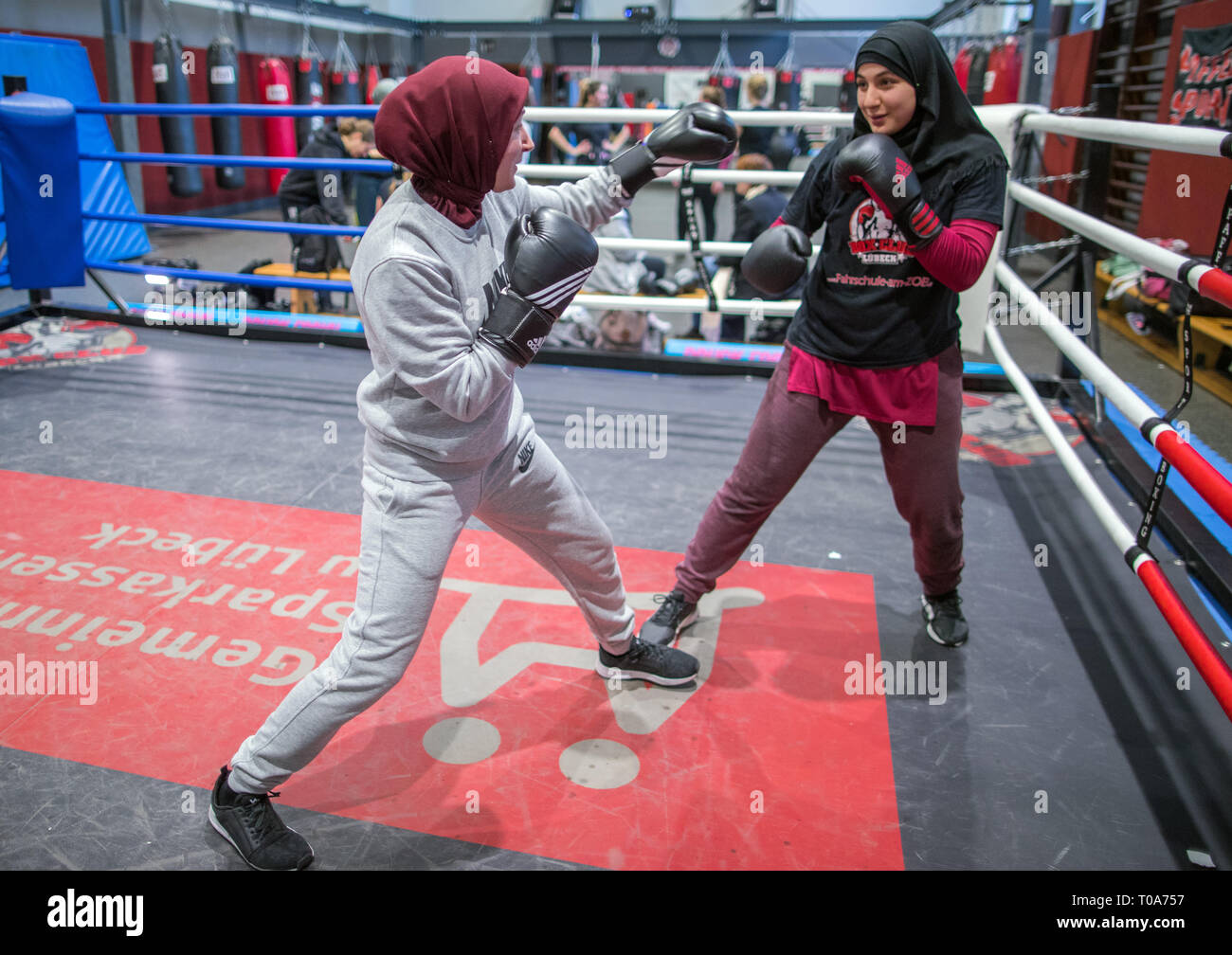 Jetzt boxclub -Fotos und -Bildmaterial in hoher Auflösung – Alamy