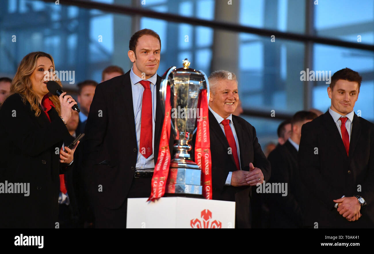 Alun wyn jones und warren gatland -Fotos und -Bildmaterial in hoher ...