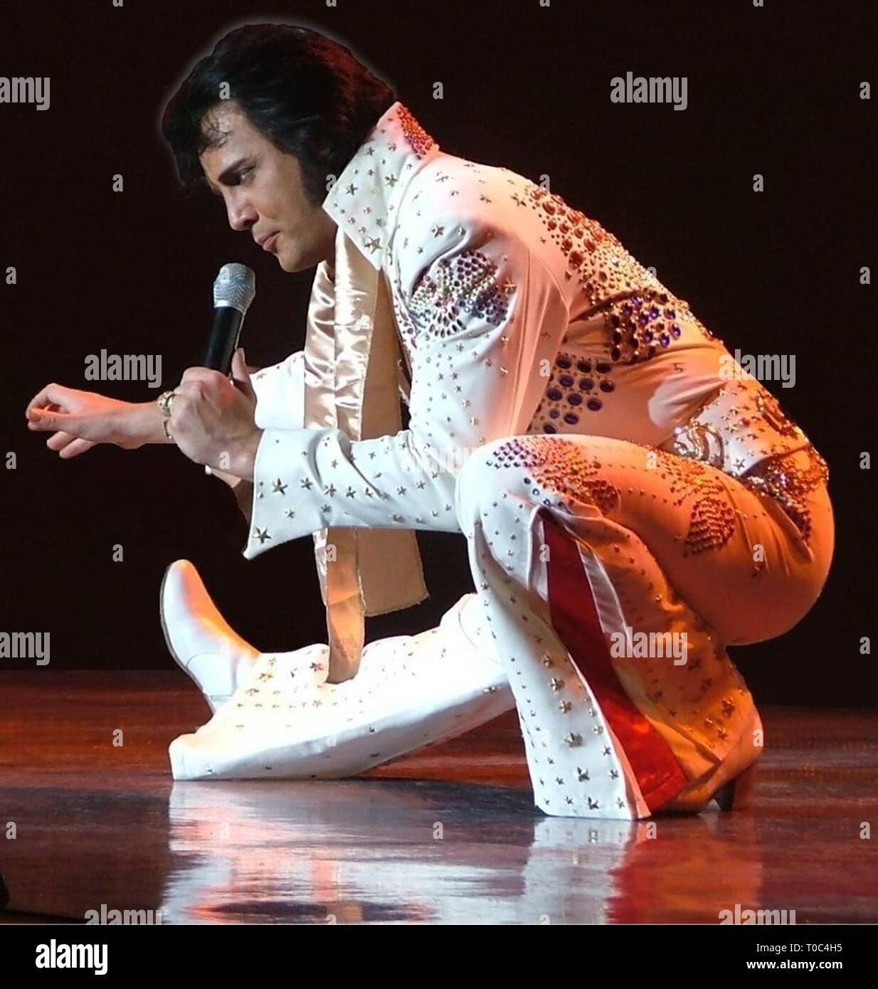 Elvis performance -Fotos und -Bildmaterial in hoher Auflösung – Alamy