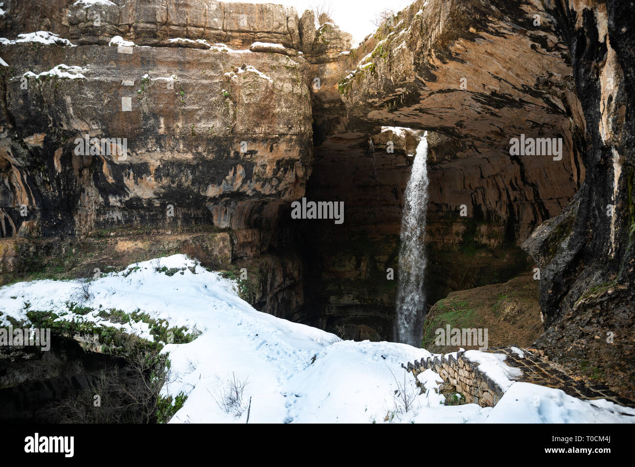 Baatara Schlucht Wasserfall, in der Nähe von Tannourine, Libanon fällt ...