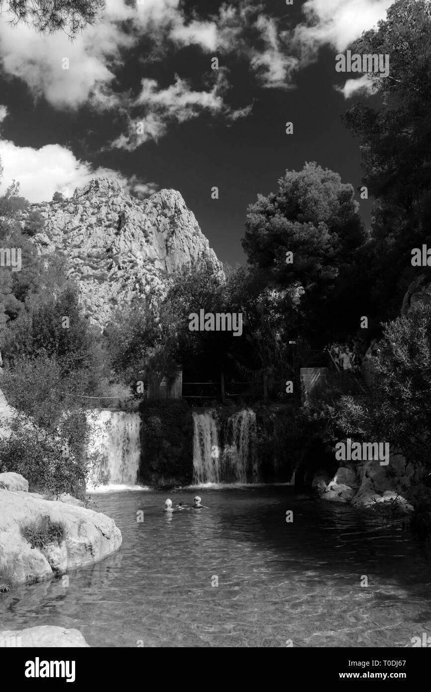 Fonts dalgar -Fotos und -Bildmaterial in hoher Auflösung – Alamy