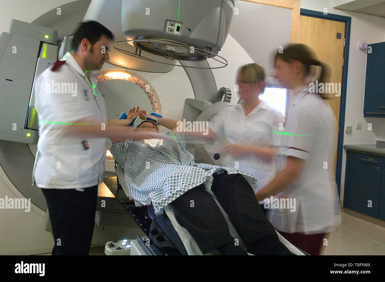 Radiotherapy radiation therapy -Fotos und -Bildmaterial in hoher Auflösung – Alamy
