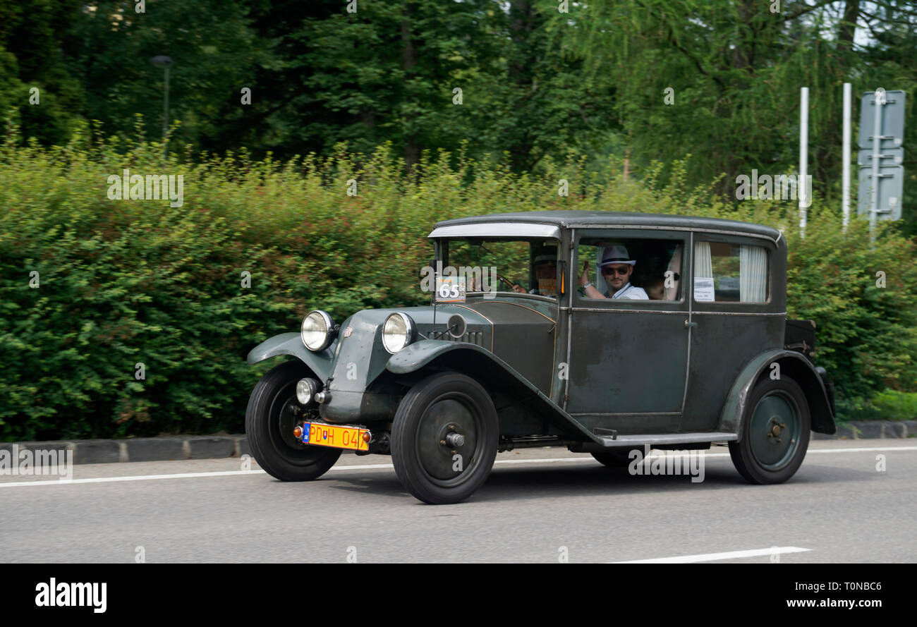 Oldtimer tatra 12 -Fotos und -Bildmaterial in hoher Auflösung – Alamy