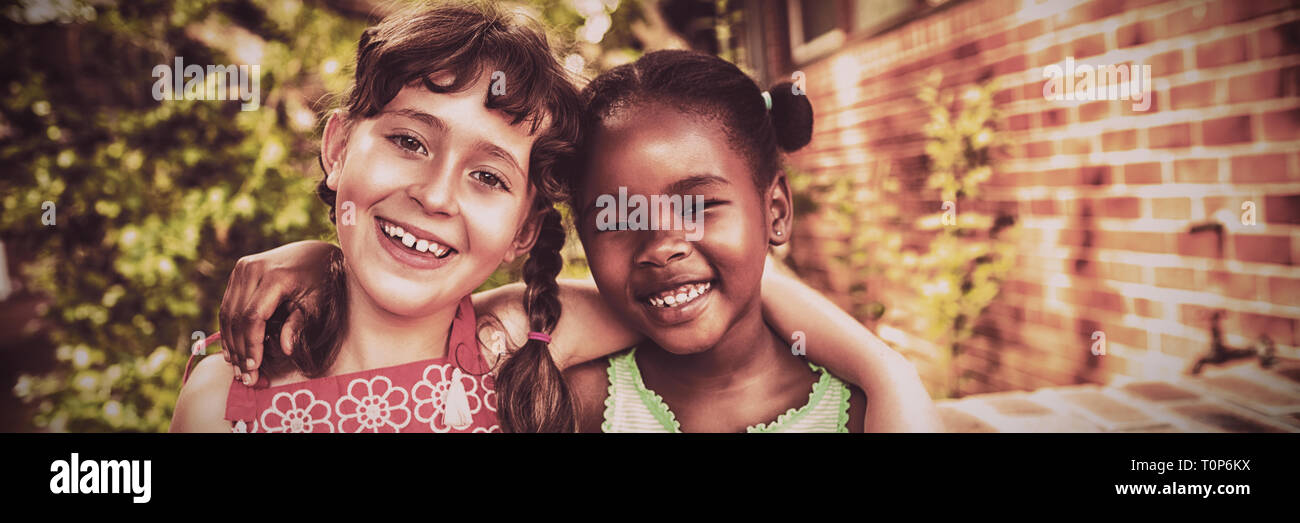 Friendly girl -Fotos und -Bildmaterial in hoher Auflösung – Alamy