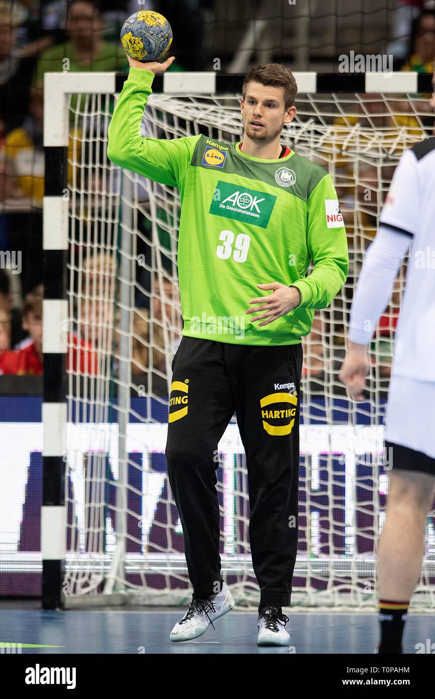 Torwart Christopher RUDECK (GER) in Aktion mit Kugel, bei seiner ersten ...