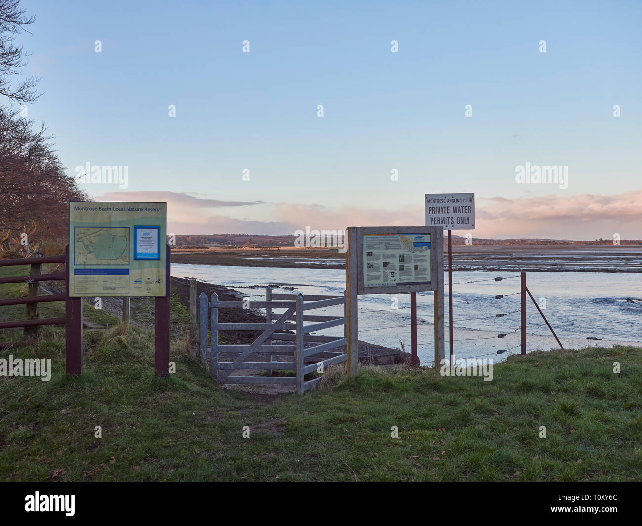 Karte des beckens auf hinweisschild -Fotos und -Bildmaterial in hoher ...