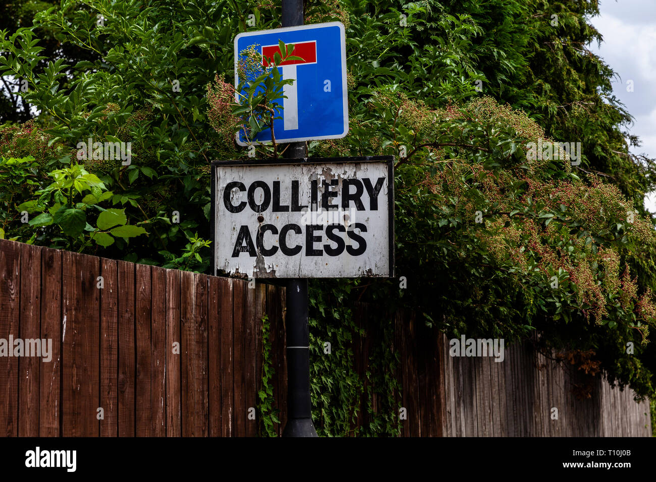 Schmuddeliges zeichen -Fotos und -Bildmaterial in hoher Auflösung – Alamy