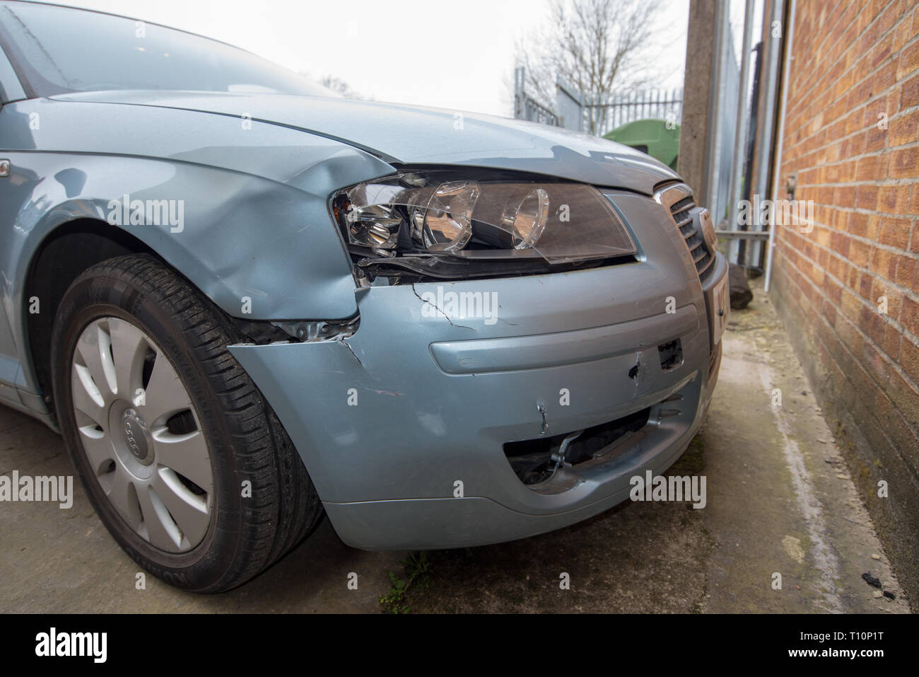 Front end collision -Fotos und -Bildmaterial in hoher Auflösung – Alamy