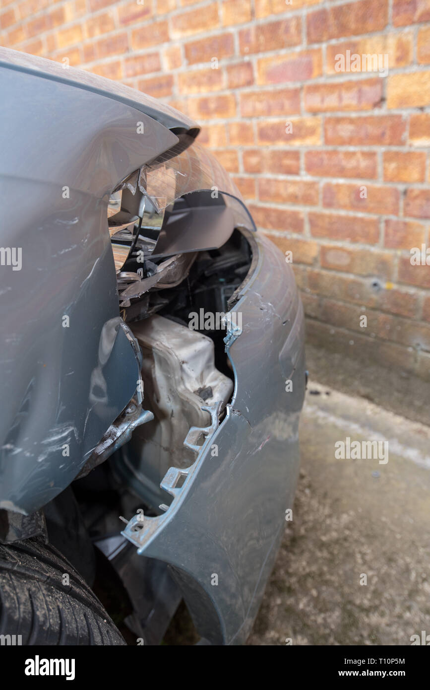 Front end collision -Fotos und -Bildmaterial in hoher Auflösung – Alamy