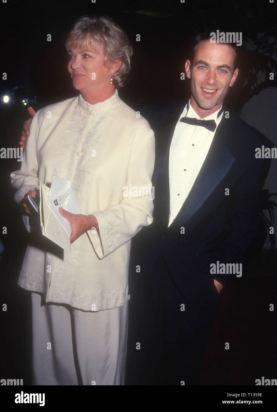 BEVERLY HILLS, Ca - 3. März: Schauspielerin Louise Fletcher und Sohn ...