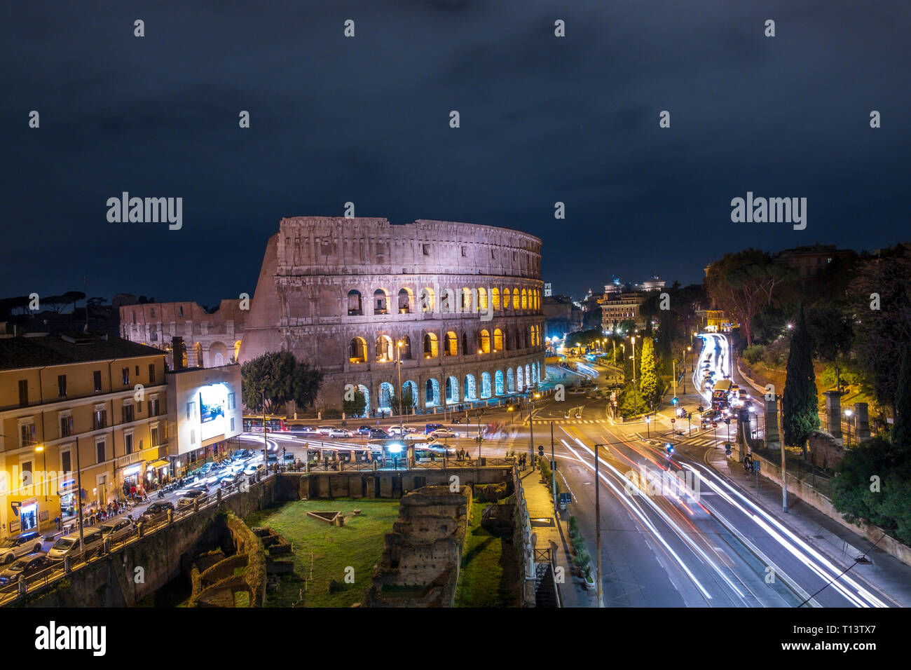 Colosseum nacht -Fotos und -Bildmaterial in hoher Auflösung – Alamy