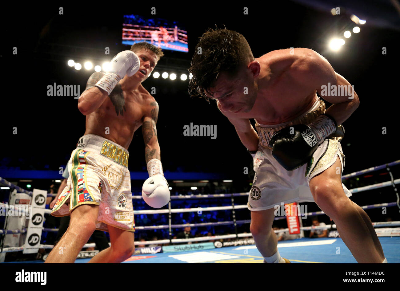 Charlie Edwards (links) im Einsatz gegen Angel Moreno in ihrem World ...