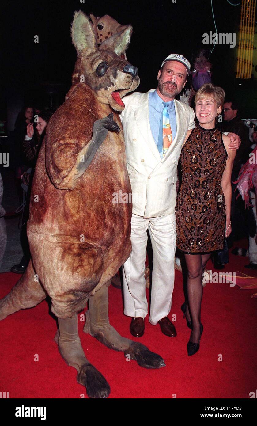 Jamie lee curtis fierce creatures -Fotos und -Bildmaterial in hoher ...